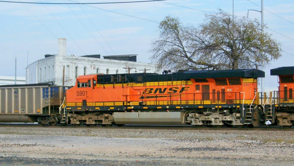 BNSF 5901